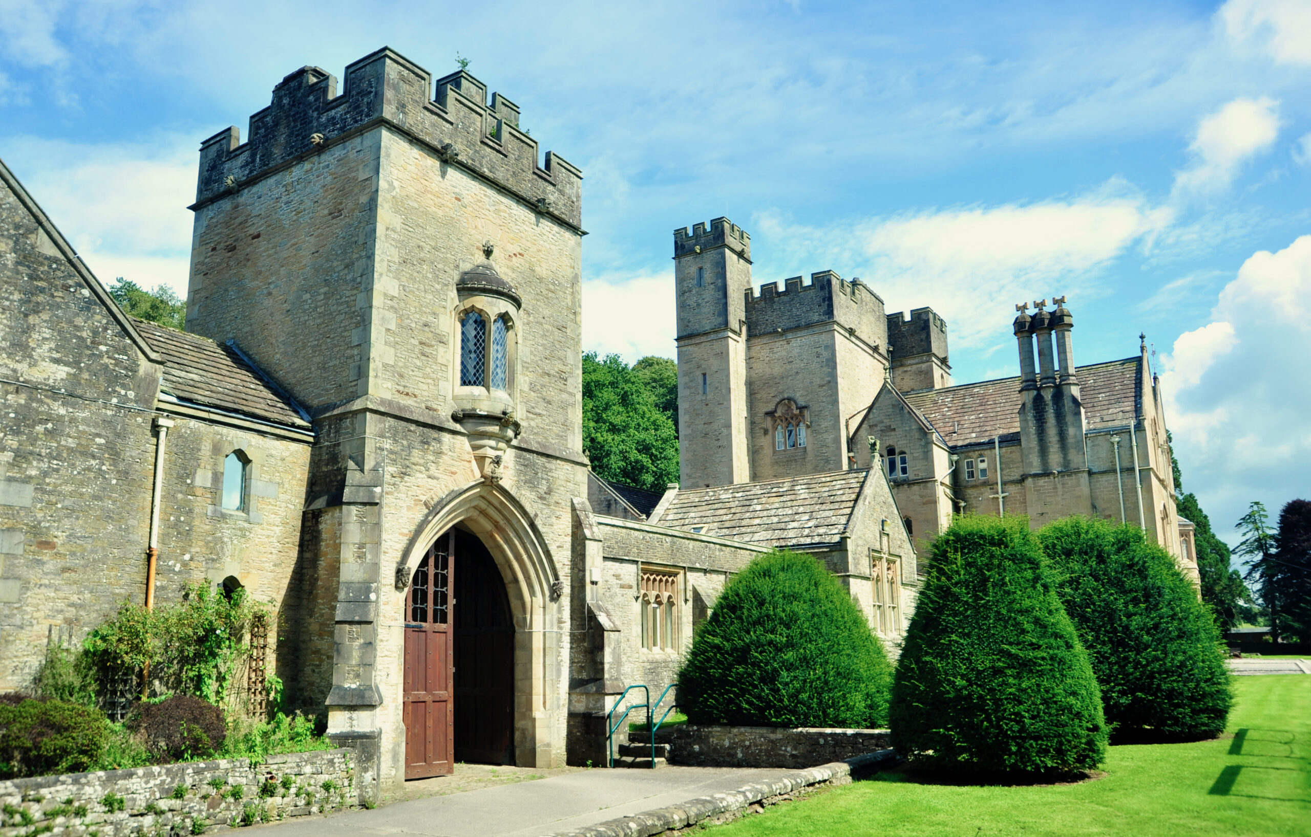 Wennington Hall, Lancaster - James' Places