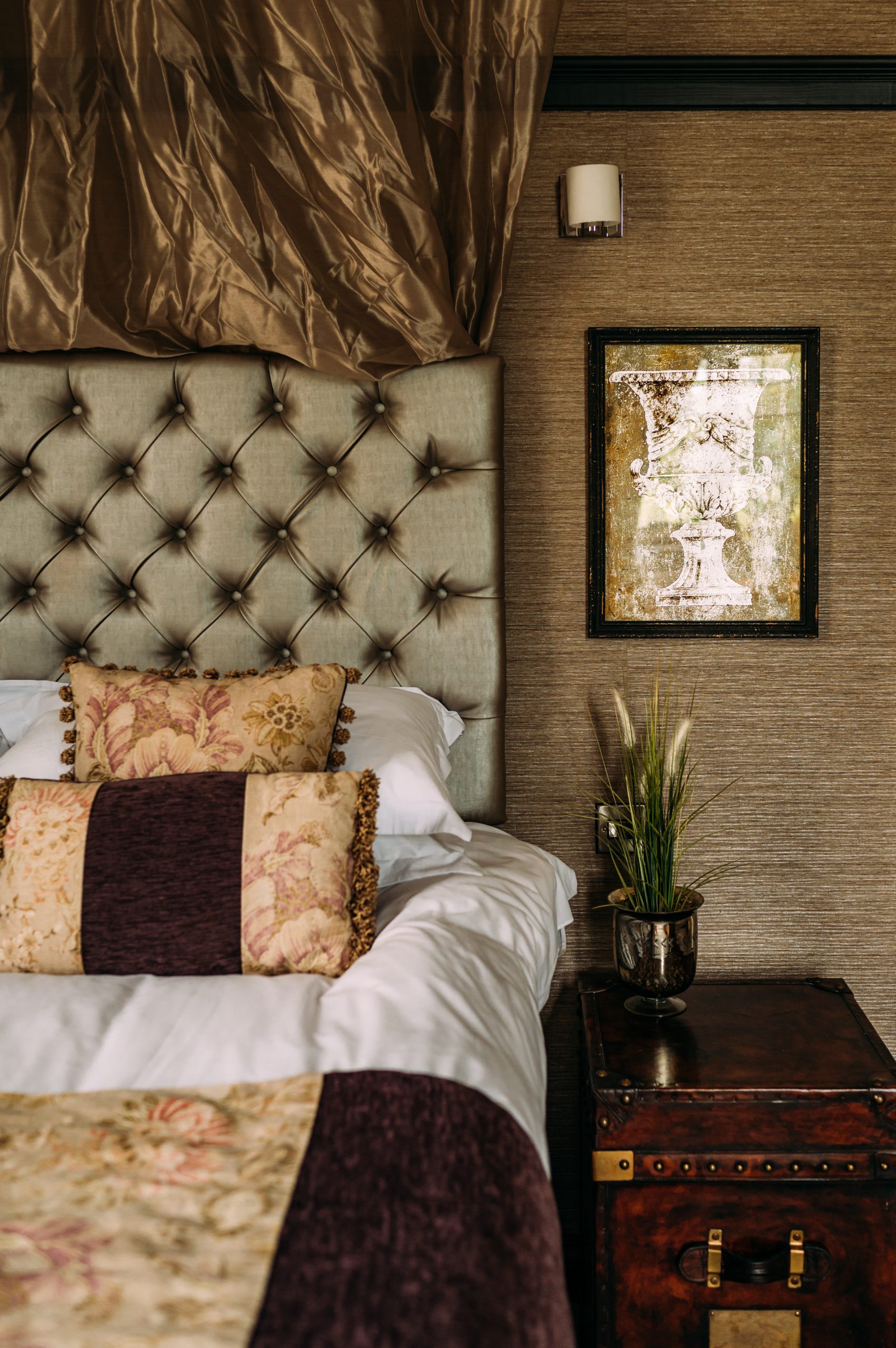 Rafters Suite | Falcon Manor Hotel